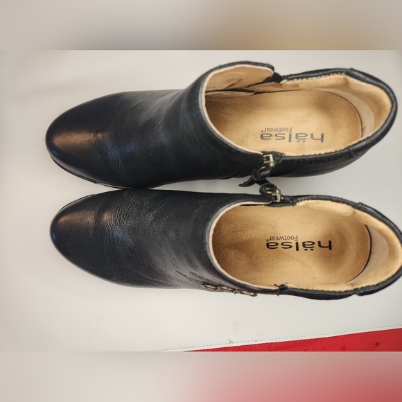 Halsa | Shoes | Halsa Ladies Devina Wedge Pumps 95 Black Leather New ...